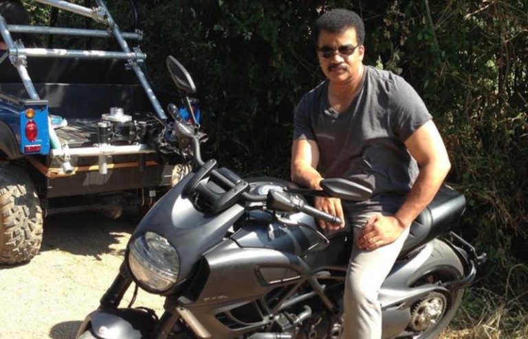 Neil deGrasse Tyson Net Worth | Instagram Wife | Quotes | Cosmos | Bio ...
